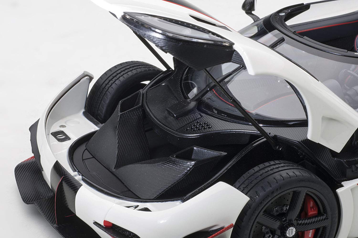 AUTOart Koenigsegg One: 1 Pebble White and Carbon Black with Red Accents 1/18 Model Car 79016