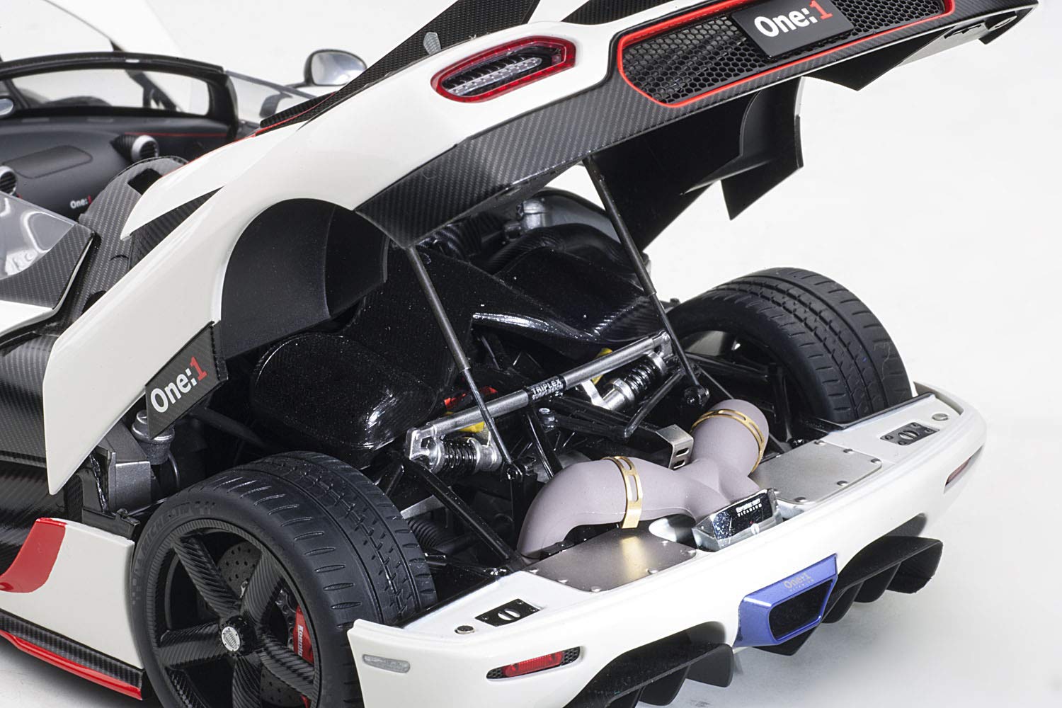 AUTOart Koenigsegg One: 1 Pebble White and Carbon Black with Red Accents 1/18 Model Car 79016