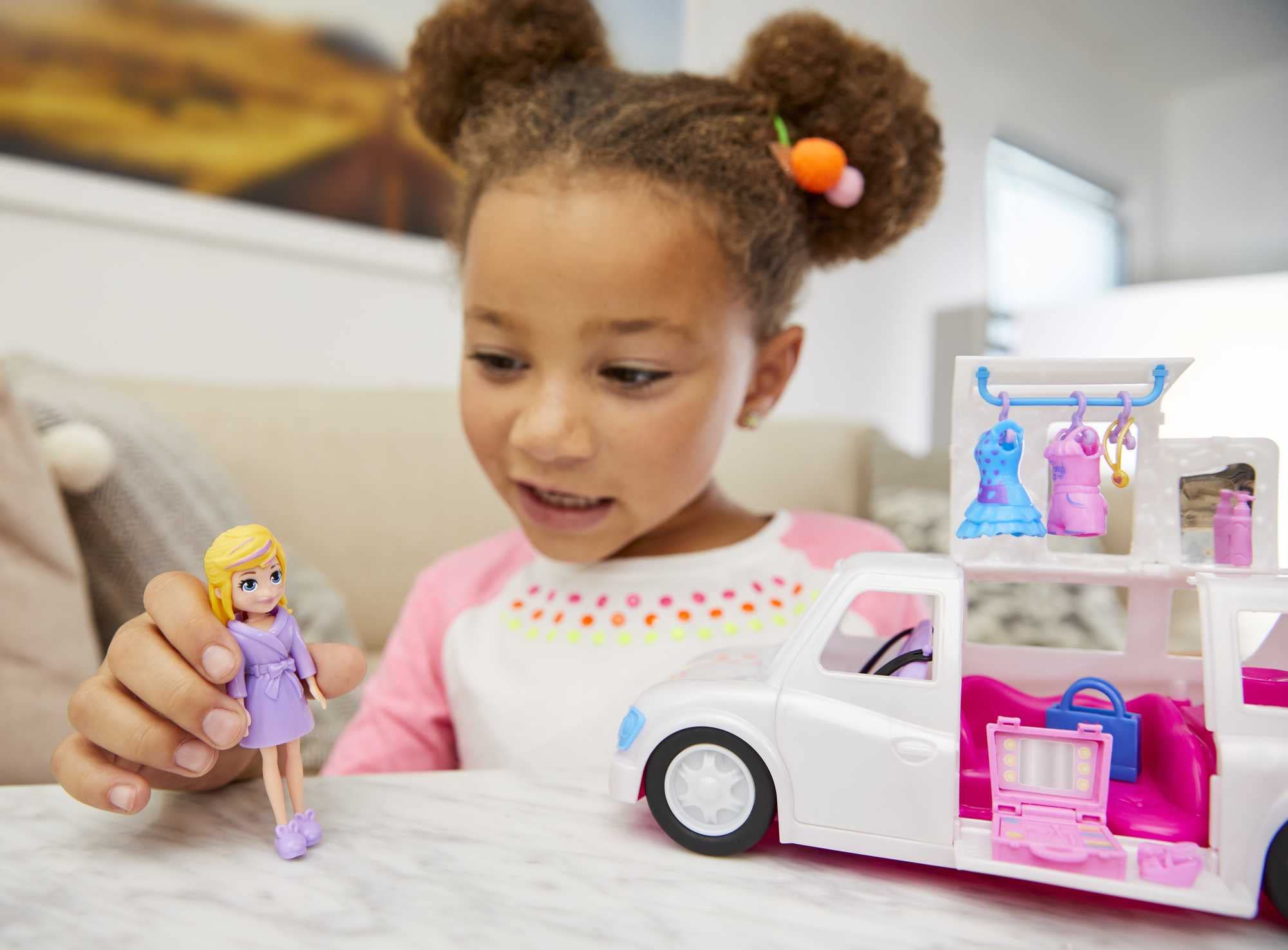 Polly Pocket Vehicle Toy with 3-inch Doll & 14 Fashion Accessories, Arrive In Style Limo Playset