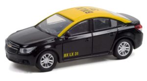 greenlight 30282 2013 chevy cruze - santiago, chile taxi (hobby exclusive) 1:64 scale diecast