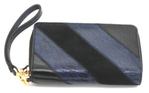 medium bifold wallet wristlet (mult-itexture blue/black)