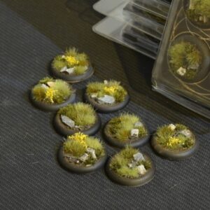 gamers grass battle ready bases: highland round lip 30mm (x8)