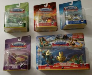 skylanders superchargers 5 pack vehicle starter bundle! 5 vehicles, 1 trophy, 1 character: splatter splasher , burn-cycle , jet stream ,stealth stinger and deep dive gill grunt, reep ripper sea trophy