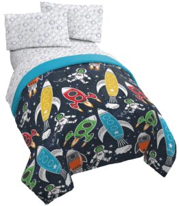 jay franco space 5 piece full bed set - includes comforter & sheet set- bedding features spaceships & rocketships - super soft fade resistant microfiber