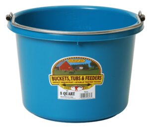 little giant® plastic animal feed bucket | round plastic feed bucket with metal handle | made in usa | 8 quarts