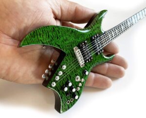 axe heaven mini guitar slash collectible guitar b.c. rich bich 1:4 scale replica