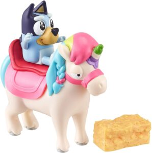 bluey vehicle and figure pack, 2.5-3" articulated figures - unipony (13050)