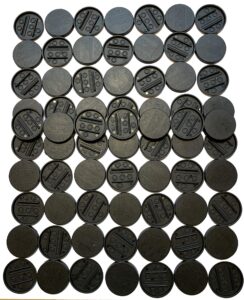 pack of 100-30mm flat multi-purpose bases for miniatures (roughly 1.2") - black plastic - (affordable 32mm replacements)