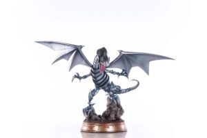 yu-gi-oh! blue-eyes white dragon silver variant 14 inch statue