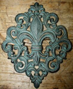 wall sign vintage antique style huge cast iron fleur de lis plaque finial garden sign home wall decor rustic