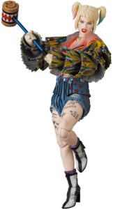 medicom birds of prey: harley quinn (caution tape jacket version) mafex action figure, multicolor