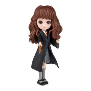 figurine magical minis hermione granger wizarding world - figurine articulée hermione granger 8 cm avec baguette magique a collectionner - idée cadeau harry potter - 6062062 - jouet enfant 5 ans et +