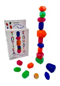 totika kohatu - a wood rock stacking game