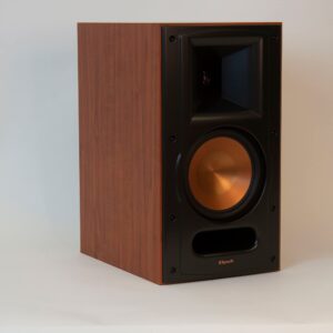 klipsch rb-81 ii bookshelf speaker in walnut