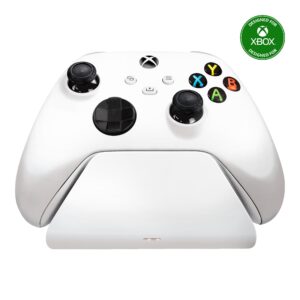 razer universal quick charging stand for xbox series x|s: magnetic secure charging - perfectly matches xbox wireless controllers - usb powered - robot white (controller sold separately)