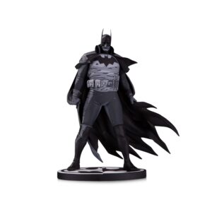 dc direct batman black & white: batman by mike mignola (gotham by gaslight) 1:10 resin statue