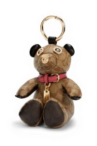 coach womens bear bag charm in blocked signature canvas chestnut/khaki/strawberry