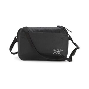 arc'teryx heliad 6 crossbody bag | streamlined bag for the day's essentials | black, one size