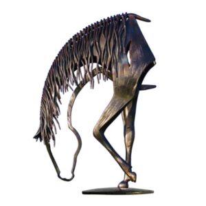 yert kiss horse sculpture modern rustic statue ornament home office metal decor gifts(foraging horse)