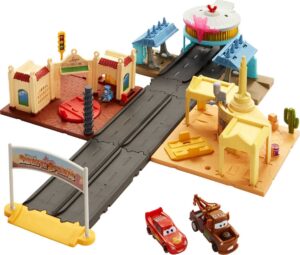 mattel disney and pixar cars on the road playset with 2 toy vehicles & light-up countdown, includes lightning mcqueen & mater truck