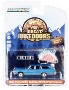 1969 plymouth satellite station wagon blue met. with camp'otel rooftop sleeper tent the great outdoors 1/64 diecast model car by greenlight 38010 b