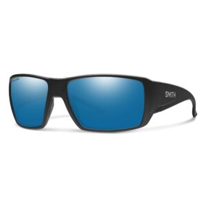 smith guide’s choice sunglasses – performance sports active sunglasses for biking, running, fishing & more – for men & women – matte black + blue chromapop polarized mirror lenses