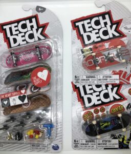 tech deck the heart supply skateboards ultra dlx 4 pack fingerboards plus 2 bonus single boards - styles vary