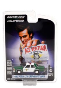 greenlight collectible greenlight 1:64 hollywood series 33 - ace ventura: pet detective (1994) - 1983 ltd crown victoria miami police department 44930-b [shipping from canada]