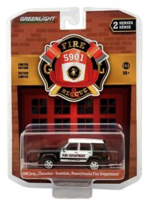 greenlight 1:64 fire & rescue series 2 - 2000 cherok&ee - scottdale, pennsylvania fire department 67020-d [shipping from canada]