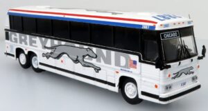 mci mc9 coach diecast bus greyhound lines 1:87-ho scale iconic replicas new in the box, green