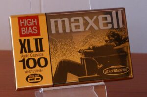 maxell xlii 100 minute audio cassette (3-pack plus 1 bonus)