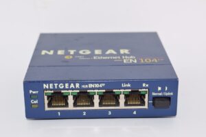 netgear en104tp 4-port 10 mbps ethernet hub rj-45 with uplink button