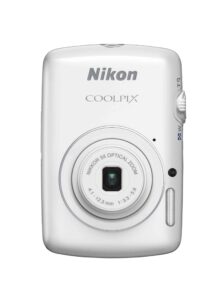 nikon coolpix s01 10.1 mp digital camera with 3x zoom nikkor glass lens (white) (old model)