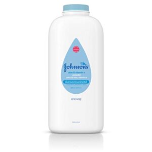 johnson's baby powder with naturally derived cornstarch aloe & vitamin e, hypoallergenic, 22 oz