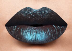 la splash lustre black lipstick long lasting liquid matte lipstick day of the dead collection (lustre catrina)