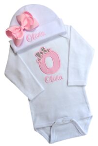 baby girl embroidered initial bodysuit and matching beanie hat gift set with your custom name (pink & gray dot) (0-3 months)