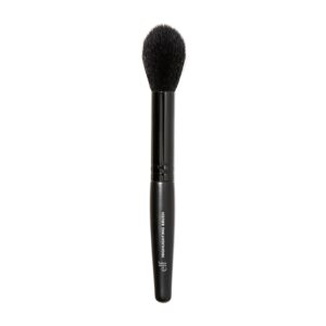 e.l.f. highlighting brush | vegan makeup tool | for an illuminating glow | flawlessly blends & contours