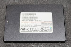 samsung sm863a 960 gb solid state drive - sata (sata/600) - 2.5 drive - internal - 510 mb/s maximu