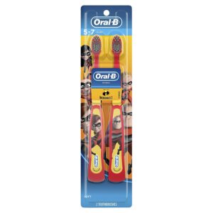 oral-b kids manual toothbrush featuring pixar favorites, soft bristles, for children and toddlers 3+, 2 count