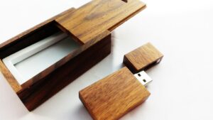 wooden usb flash drive usb 2.0 memory with walnut gift box (128gb usb 3.0)