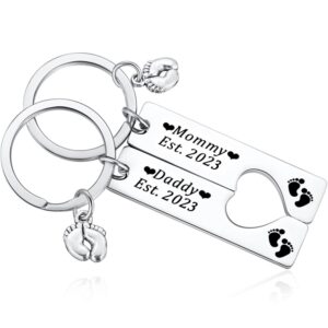 pregnancy announcement gifts for first time new moms dad to be gender reveal new baby gift basket for parents - daddy and mommy est 2023 keychain set