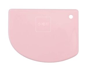 pink curved plastic scraper cake cream scraper (size: length 5.3 inches × width 3.7 inches)