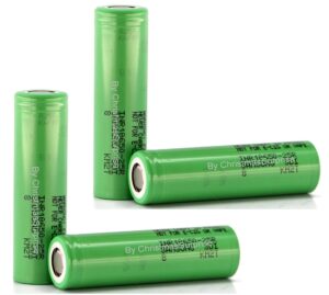 100% authentic samsung25r 3.7v rechargeable 18650 battery 25r flat top, real 2500mah(4 pack, with free plastic case)