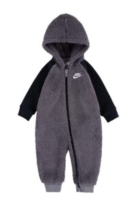 nike baby`s faux sherpa hooded coverall (anthracite(66f811-g4t)/black, 3 months)