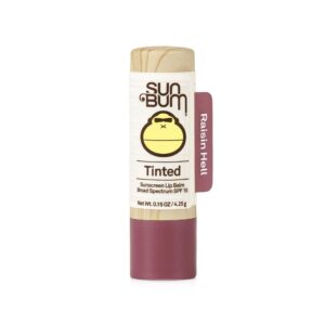 sun bum tinted lip balm raisin hell | spf 15 | uva/uvb broad spectrum protection | sensitive skin safe | hypoallergenic, paraben free | ozybenzone free | 0.15 oz