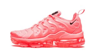 nike womens air vapormax plus shoes, sunset pulse/black-ghost green, 8