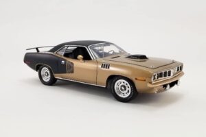 modeltoycars 1971 plymouth hemi barracuda w/vinyl top, gold leaf - acme a1806126vt - 1/18 scale diecast car