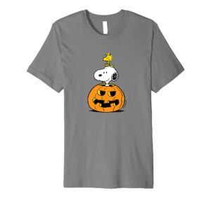 peanuts - halloween - snoopy woodstock pumpkin premium t-shirt